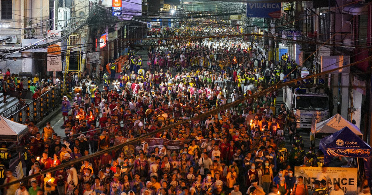 Filipino Catholics hold big procession after pandemic eases - The Mainichi