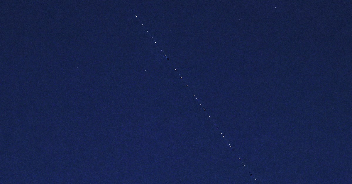 Line of lights from SpaceX's 'Starlink' satellites observed from ...