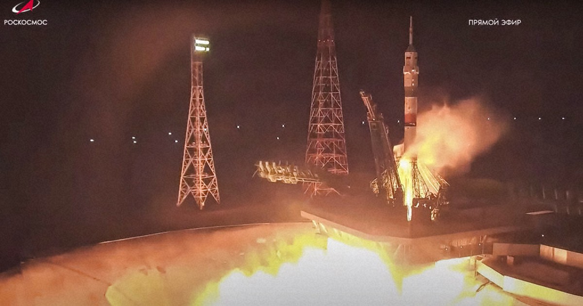 Russia launches rescue ship to space station after leaks - The Mainichi