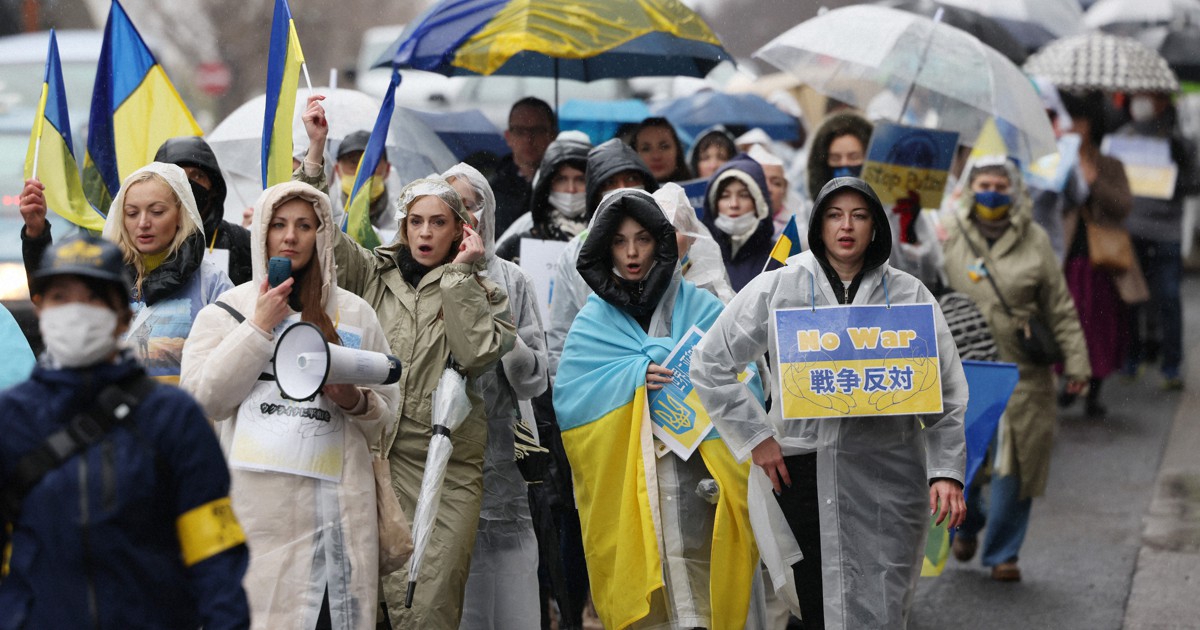 Ukrainian evacuees, supporters march in Nagoya to call for end to war ...