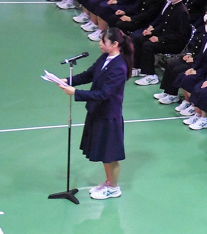 「本当はみんなで…」高3の思い込めた約3000字の卒業式答辞 | 毎日新聞