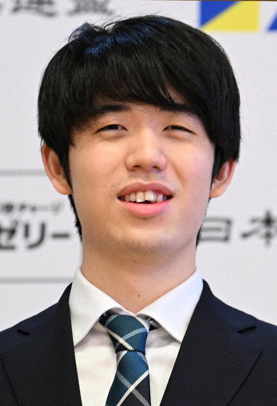 将棋 第72期ALSOK杯王将戦 藤井王将初防衛 羽生降す | 毎日新聞