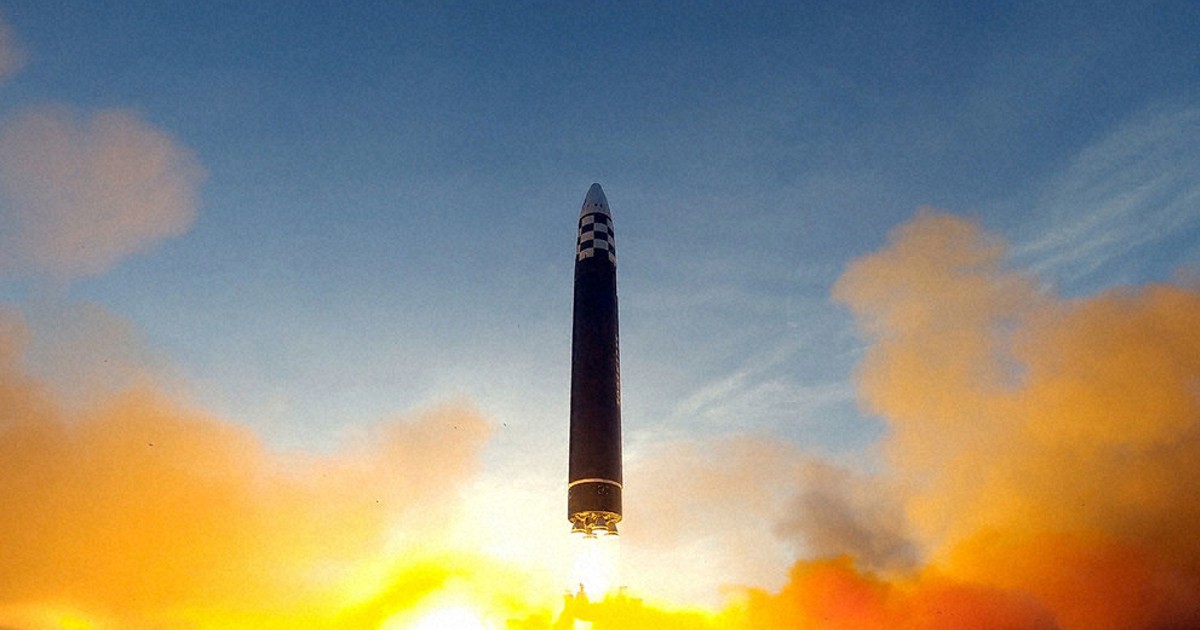 ICBM火星17の発射訓練と発表 北朝鮮 | 毎日新聞