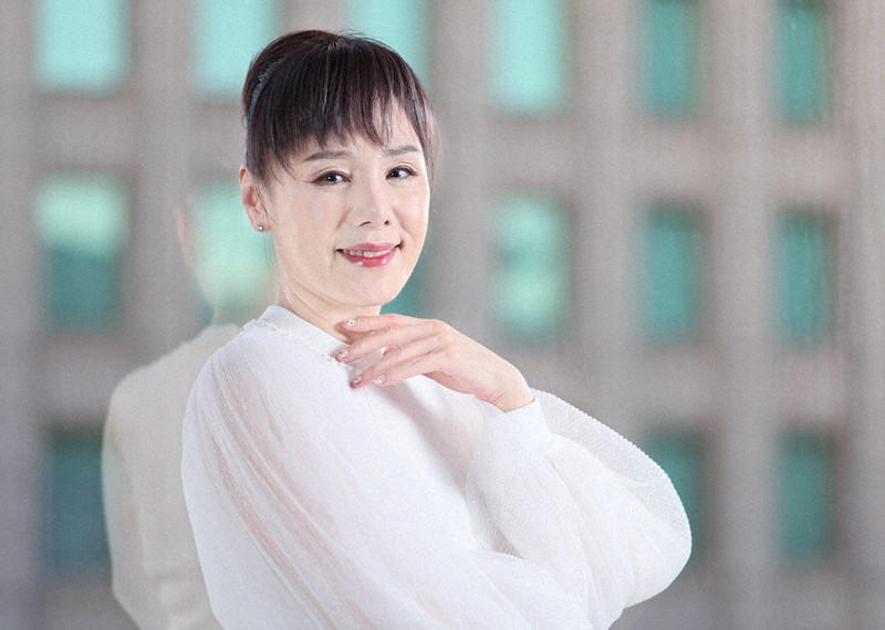 トーク：21年にソロデビュー40周年 記念盤 未唯mie 私らしく幸せを歌う | 毎日新聞