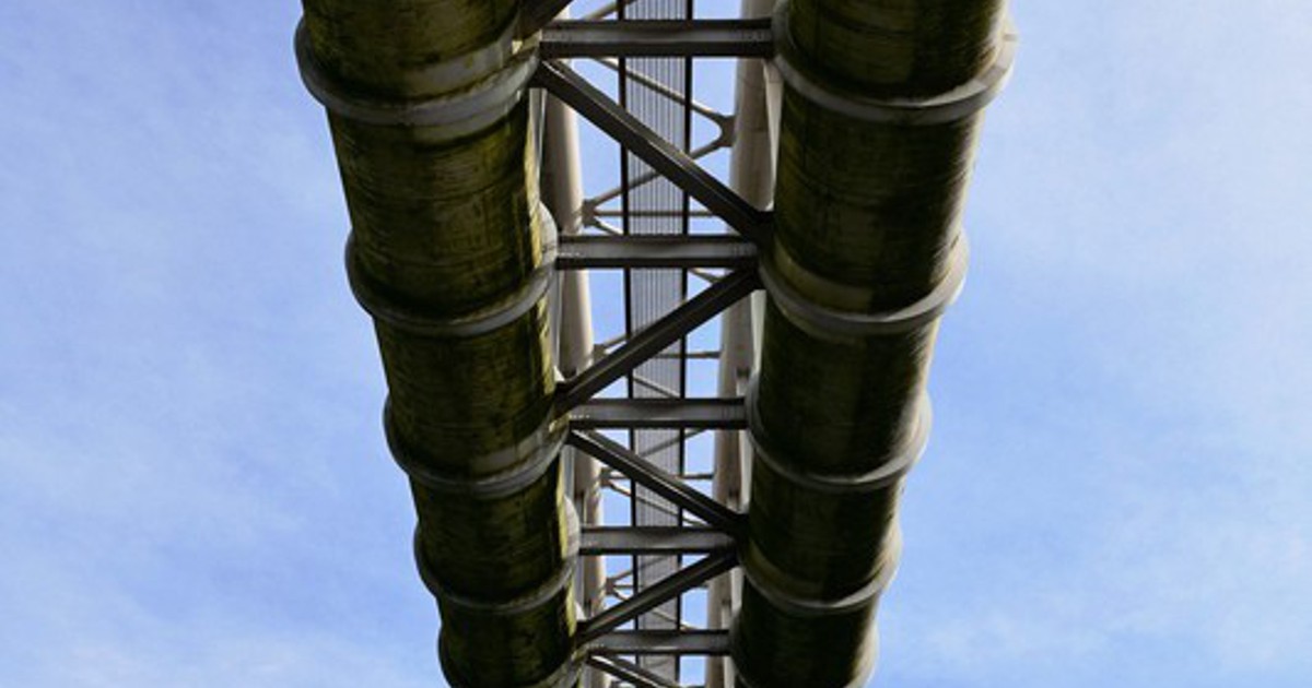 Retro Japan in Photos: Fujikawa water pipe bridge in Shizuoka Pref ...