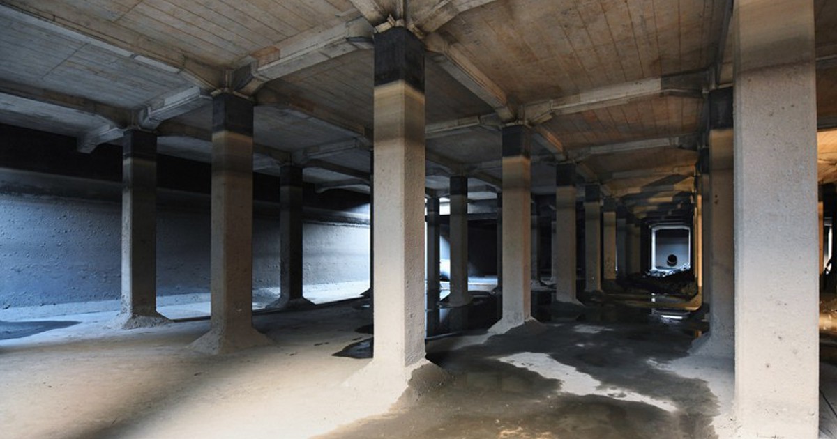 Retro Japan in Photos: Fujikawa water pipe bridge in Shizuoka Pref ...