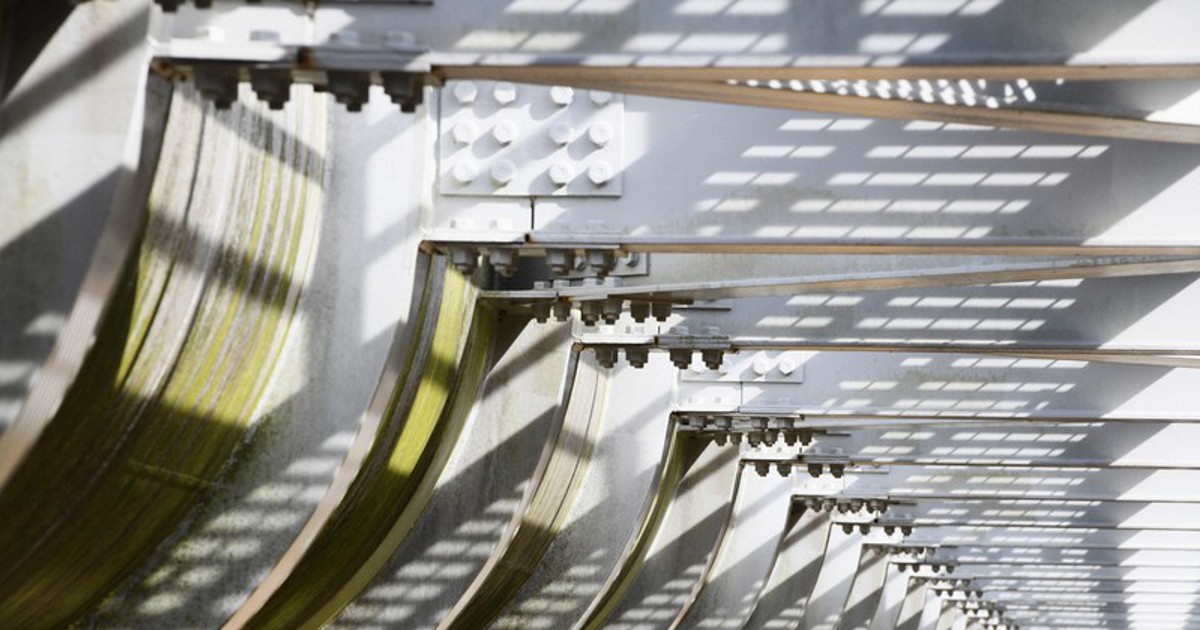 Retro Japan in Photos: Fujikawa water pipe bridge in Shizuoka Pref. - The Mainichi