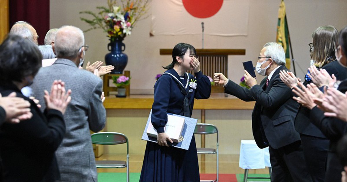 In Photos: Only junior high school student on remote Japan island ...