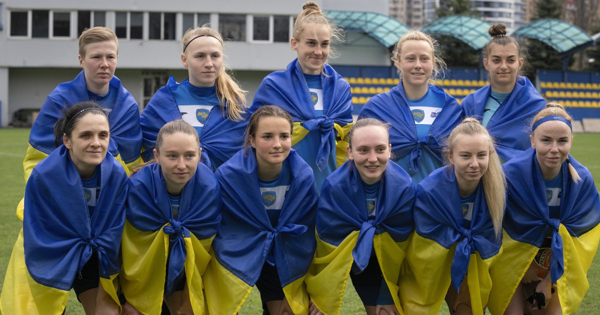 Women's soccer team plays to keep Mariupol in spotlight - The Mainichi