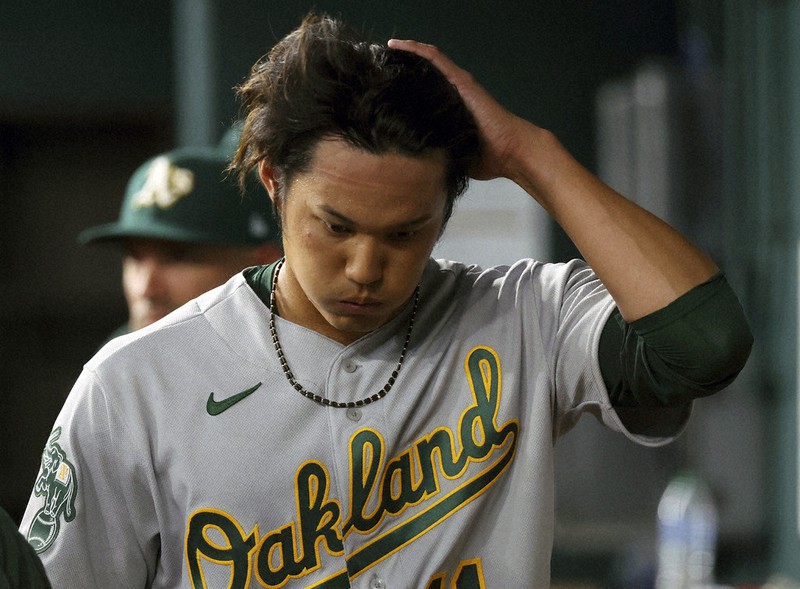 MLB: A's move Japanese rookie Fujinami to bullpen - The Mainichi