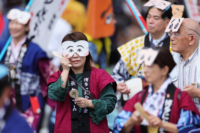 博多どんたく港まつり、4年ぶり通常開催 初日は見物客100万人 [写真特集2 38] 毎日新聞
