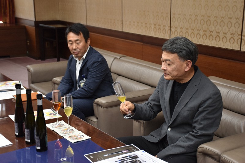 'Taste of G7 summit': Japan beverage maker to launch 375-ml bottled ...