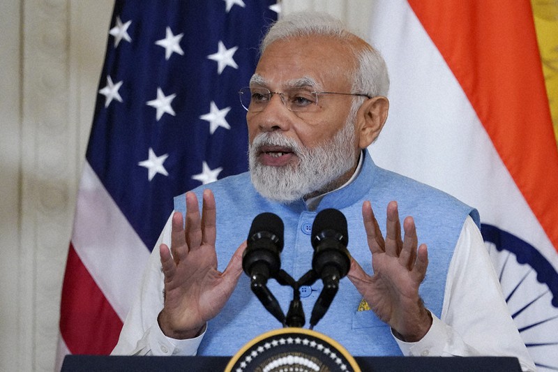 India's Modi meets the press at the White House -- and takes rare ...