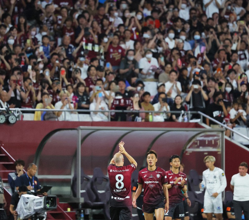 イニエスタが神戸最終戦、今季初の先発出場 サッカーj1 [写真特集1 30] 毎日新聞