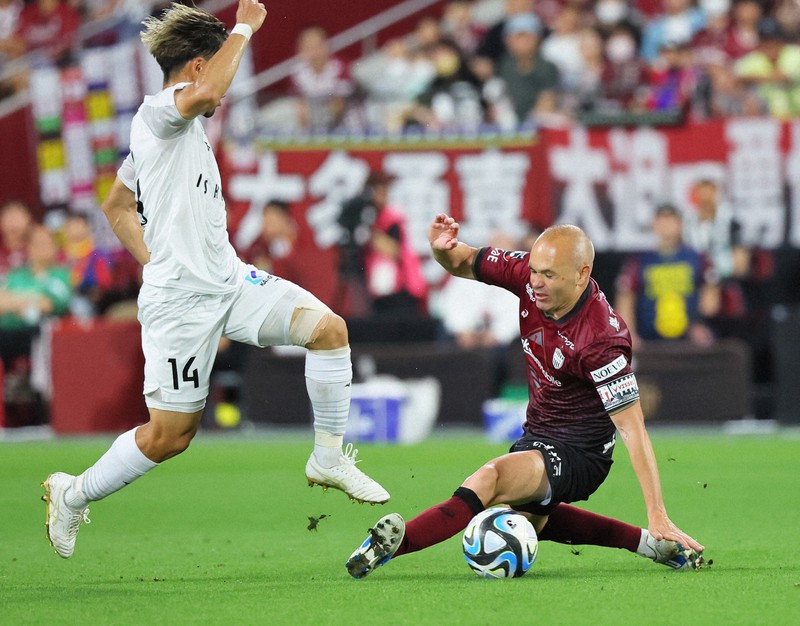 イニエスタが神戸最終戦、今季初の先発出場 サッカーj1 [写真特集1 30] 毎日新聞
