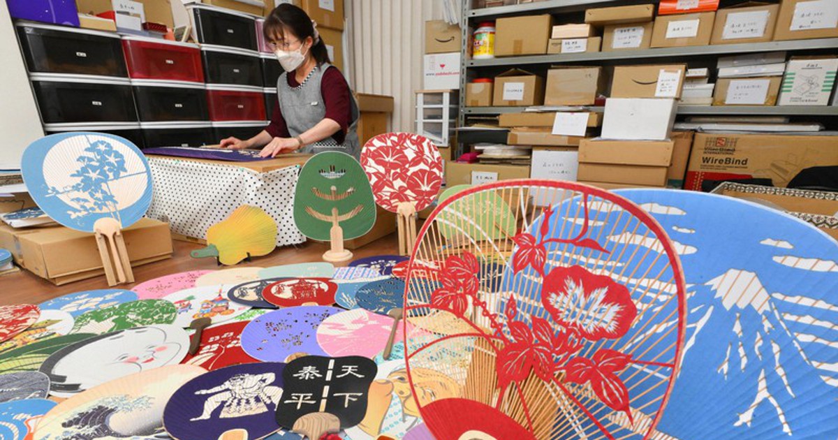 In Photos: Production of handmade Kyoto-style fans in full swing - The ...
