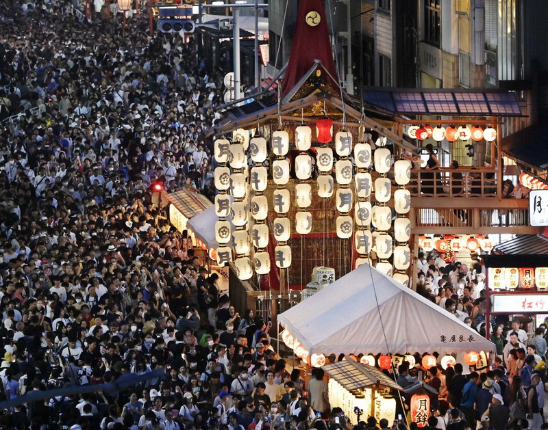 In Photos: People flock to Kyoto's Gion Festival to see huge floats ...