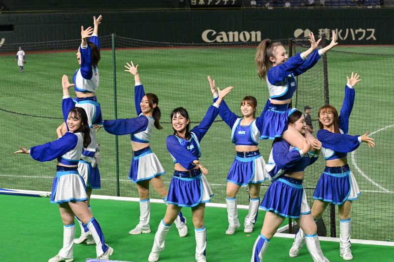 王子（春日井市）の応援団（準決勝）第94回都市対抗野球 [写真特集24/35] | 毎日新聞