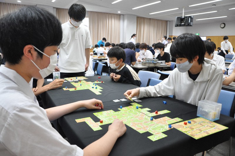 Back to the board: Interactive 'analog' games see renaissance among ...
