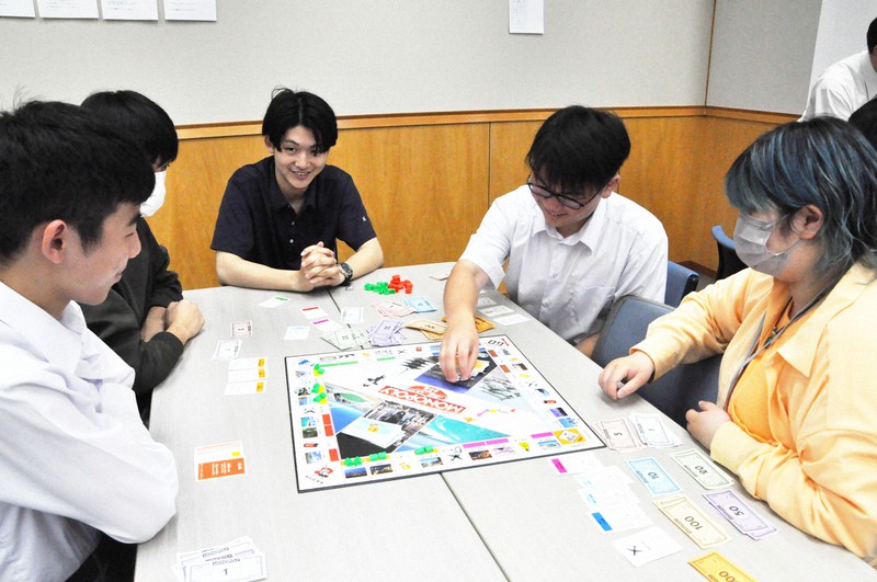 Back to the board: Interactive 'analog' games see renaissance among ...