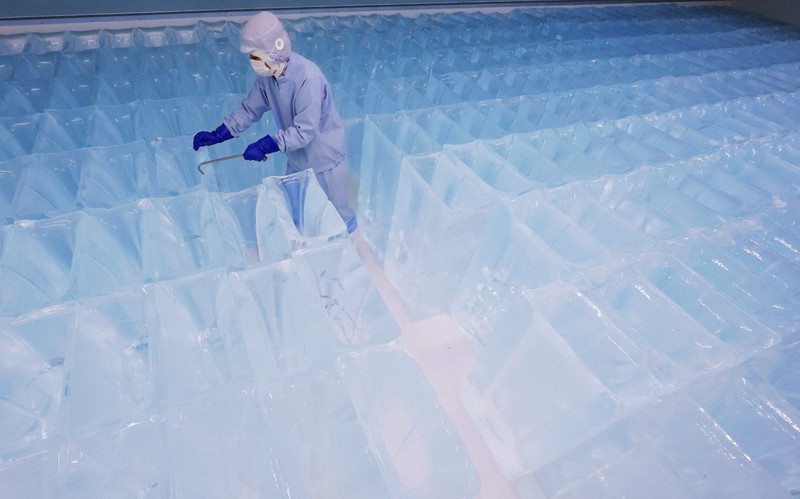 In Photos: A glimpse of west Japan ice plant's subzero world in ...
