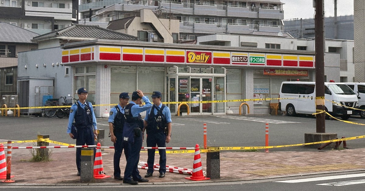Silent knife-wielding assailant attacks 2 convenience store workers in Tokyo - The Mainichi
