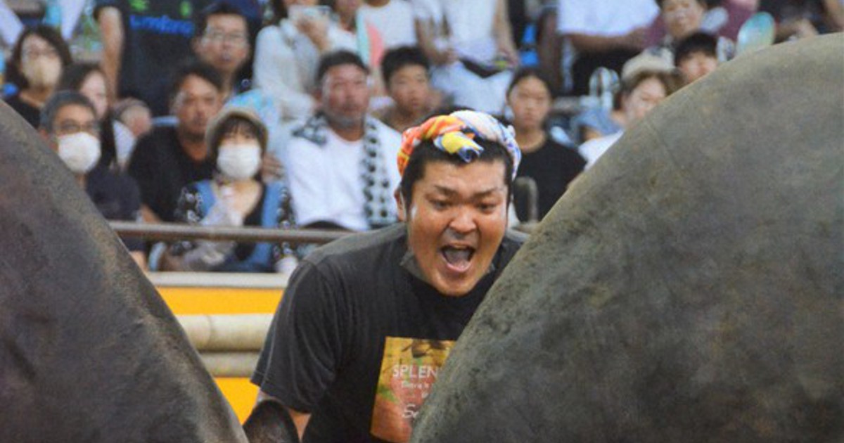 In Photos: Crowd cheers as 1-ton bulls clash in 'sumo' bouts in west ...