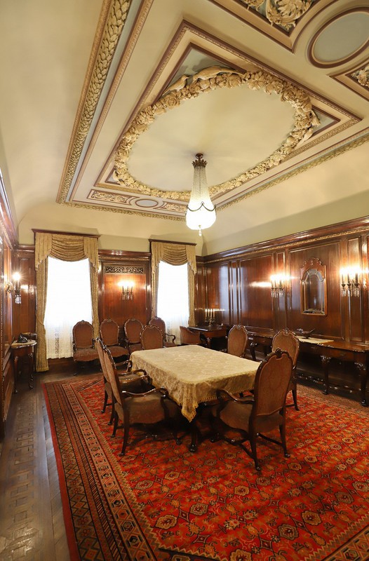 Retro Japan in Photos: 1930s masterpiece Mengyo Kaikan cotton industry ...