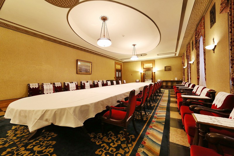 Retro Japan in Photos: 1930s masterpiece Mengyo Kaikan cotton industry ...