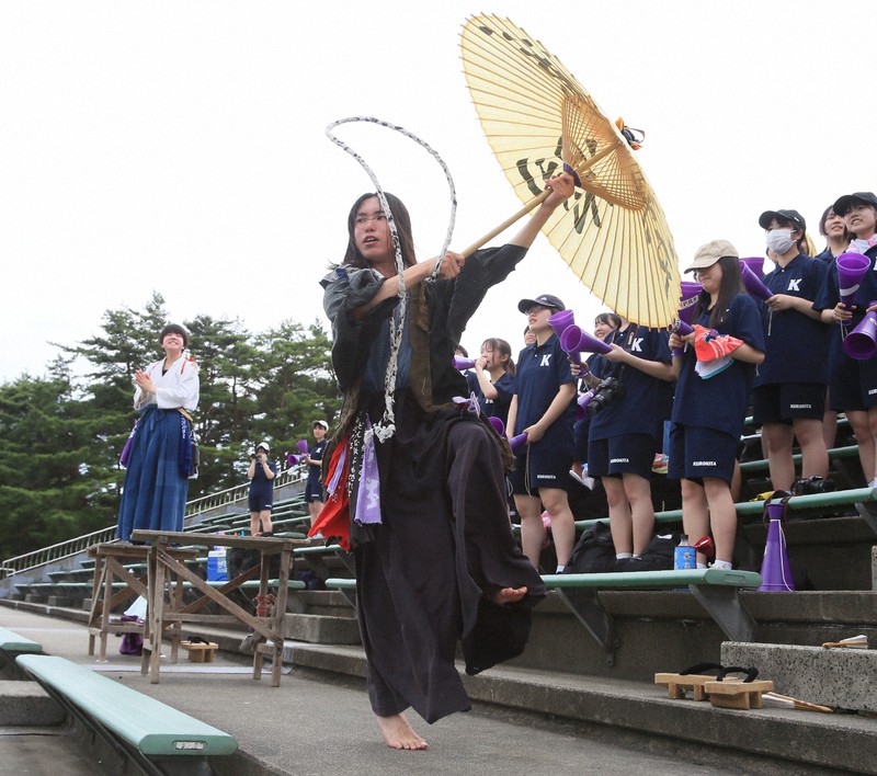 Traditional rough-and-tumble 'bankara' cheering culture thriving in ...