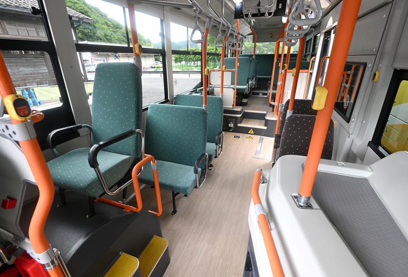 JR日田彦山線のBRT「ひこぼしライン」 試験走行を報道公開 [写真特集3/11] | 毎日新聞