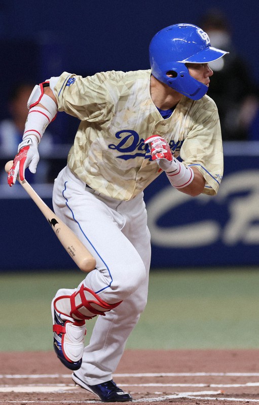 中日・大島洋平が2000安打 大学、社会人経由は4人目 | 毎日新聞