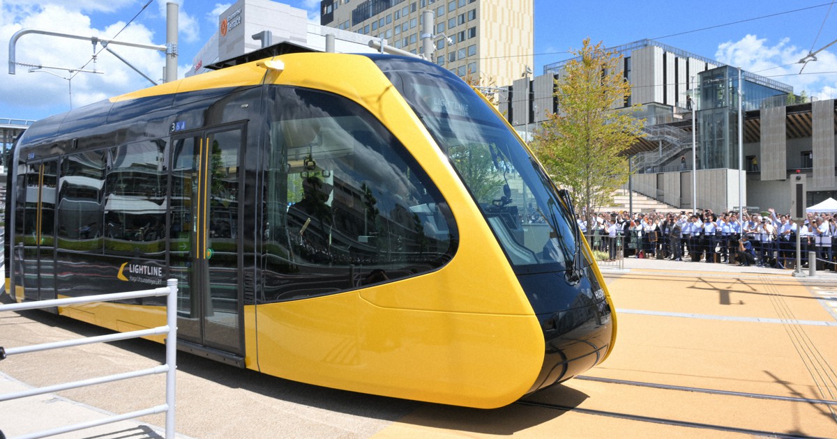宇都宮でLRTが開業 路面電車の新設は75年ぶり 構想から30年 [写真特集1/26] | 毎日新聞