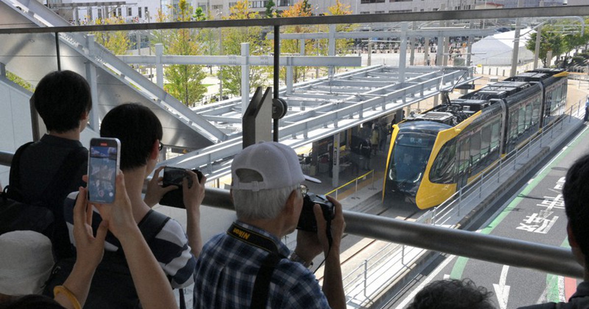 In Photos: Japan's 1st all-purpose-built LRT line opens - The Mainichi
