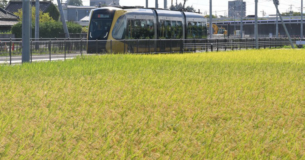 In Photos: Japan's 1st all-purpose-built LRT line opens - The Mainichi