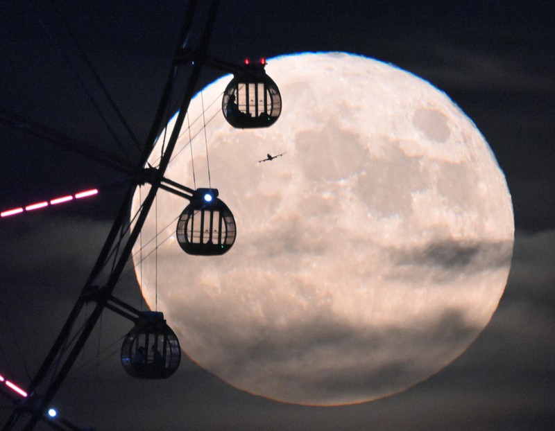 Rare blue supermoon observed in Japan on Aug. 31 - The Mainichi