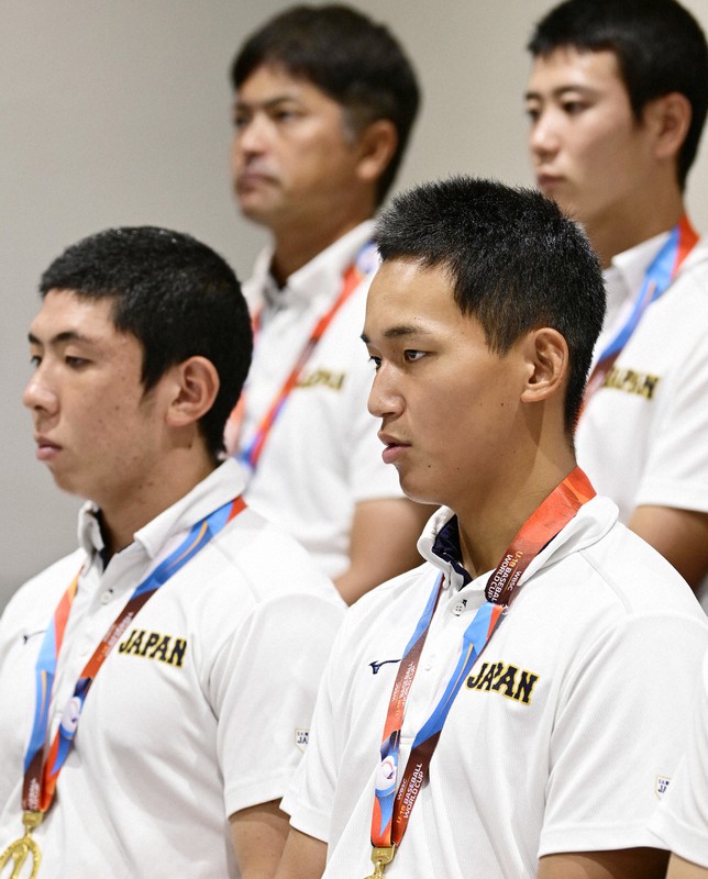 野球U18ワールドカップで初優勝 日本代表が帰国 [写真特集1/8] | 毎日新聞