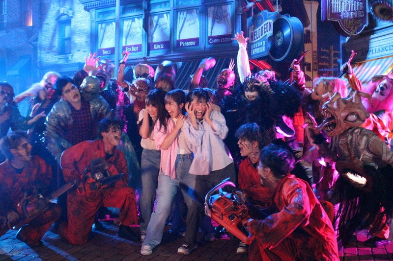 ハロウィーン、にぎやかに USJで“超熱狂” | 毎日新聞