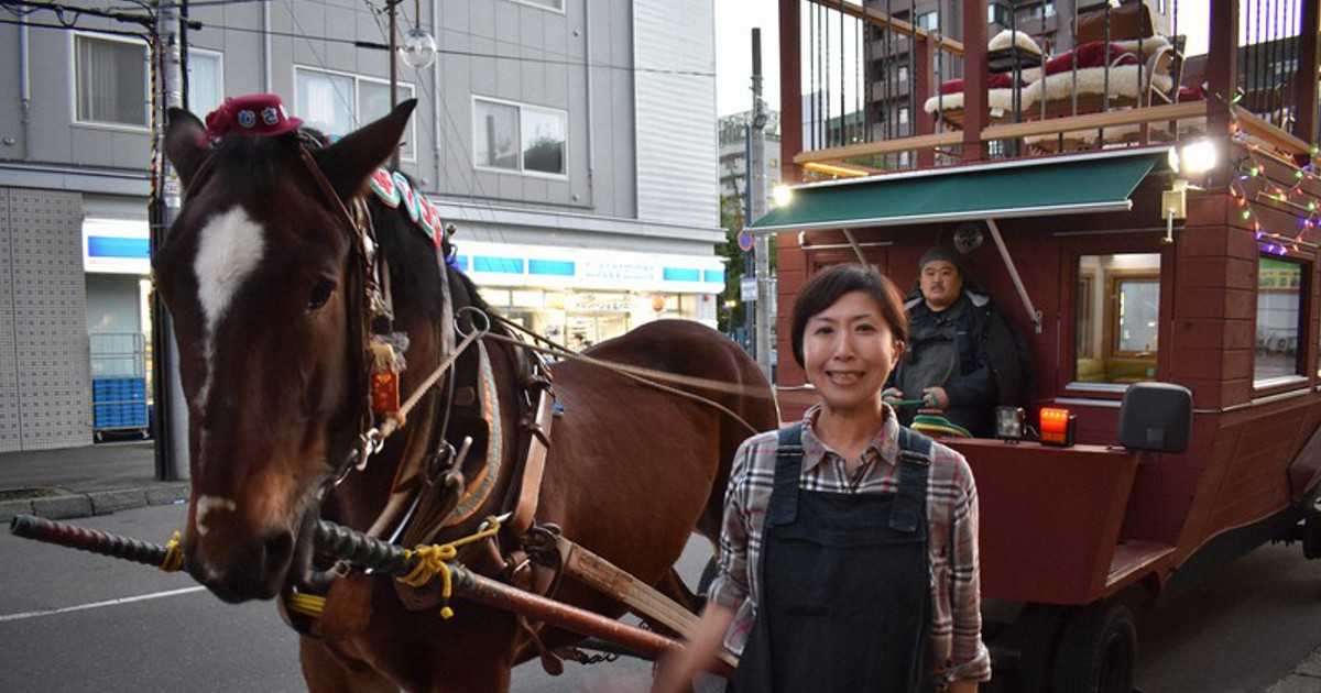 In Photos: Cheers! Horse pulling carriage bar named tourism ambassador ...