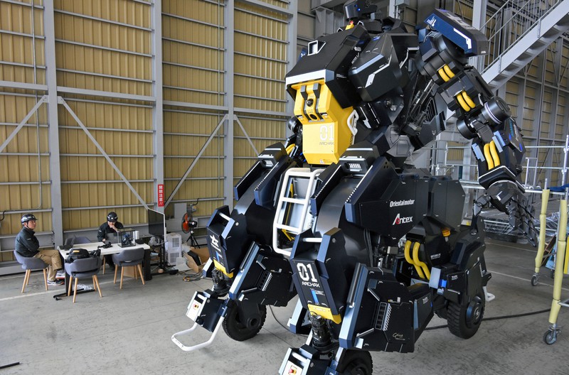 Giant human-piloted robot ARCHAX unveiled in Japan with $2.67 mil ...
