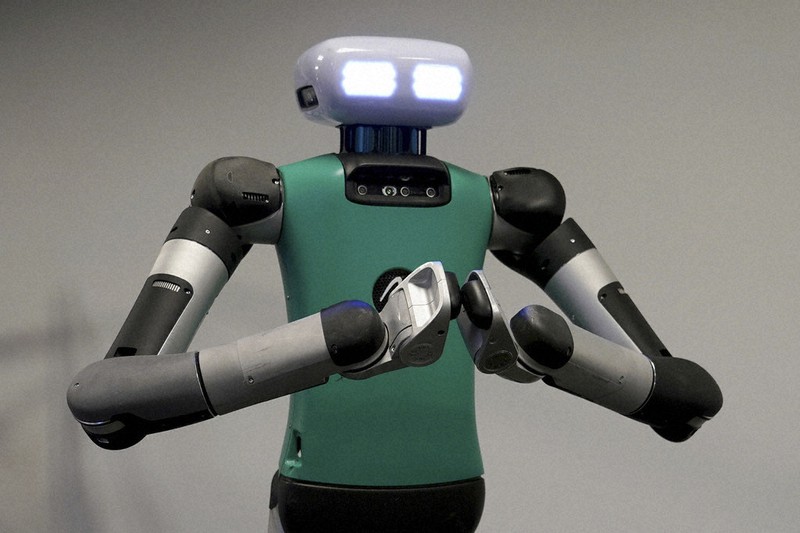 Humanoid robots are here, but they're a little awkward. Do we really need them? - The Mainichi