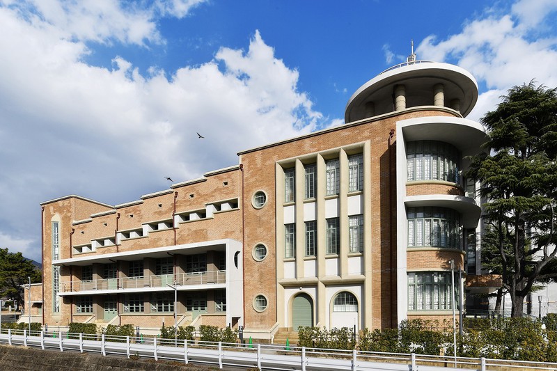 Retro Japan in Photos: Kobe Municipal Mikage Kokaido public hall - The ...