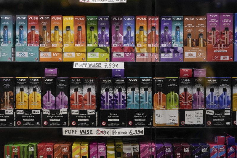 France's parliament considers a ban on single-use e-cigarettes - The ...