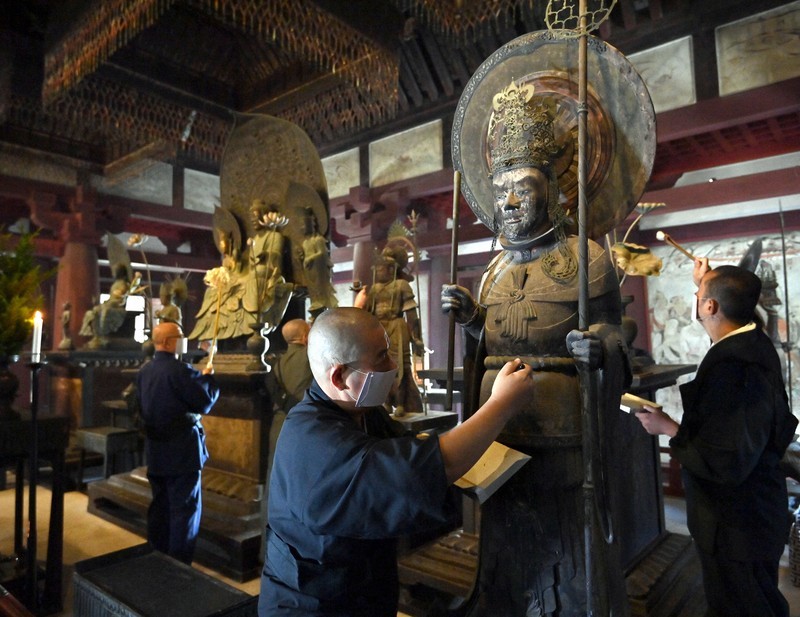 In Photos: Monks dust off statues at Nara temple ahead of New Year ...
