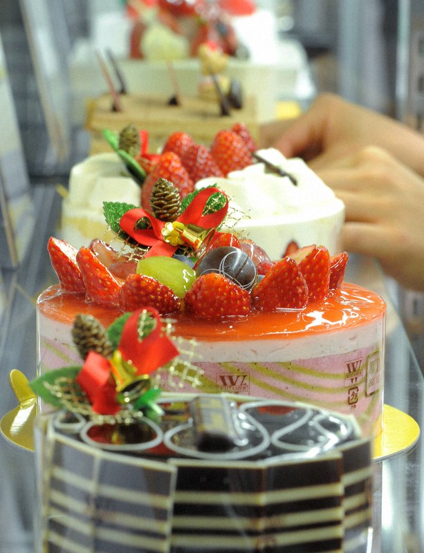 Price of Christmas cakes in Japan rises by avg $3.70 vs 2021 - The Mainichi