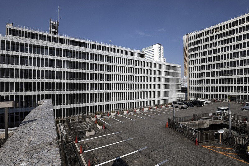 Retro Japan in Photos: Masterfully designed Tokyo ward office is unique ...