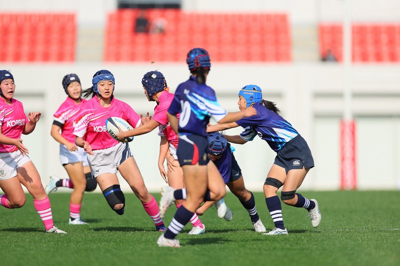 花園女子15人制、東軍が勝利 双子選手も躍動 高校ラグビー | 毎日新聞