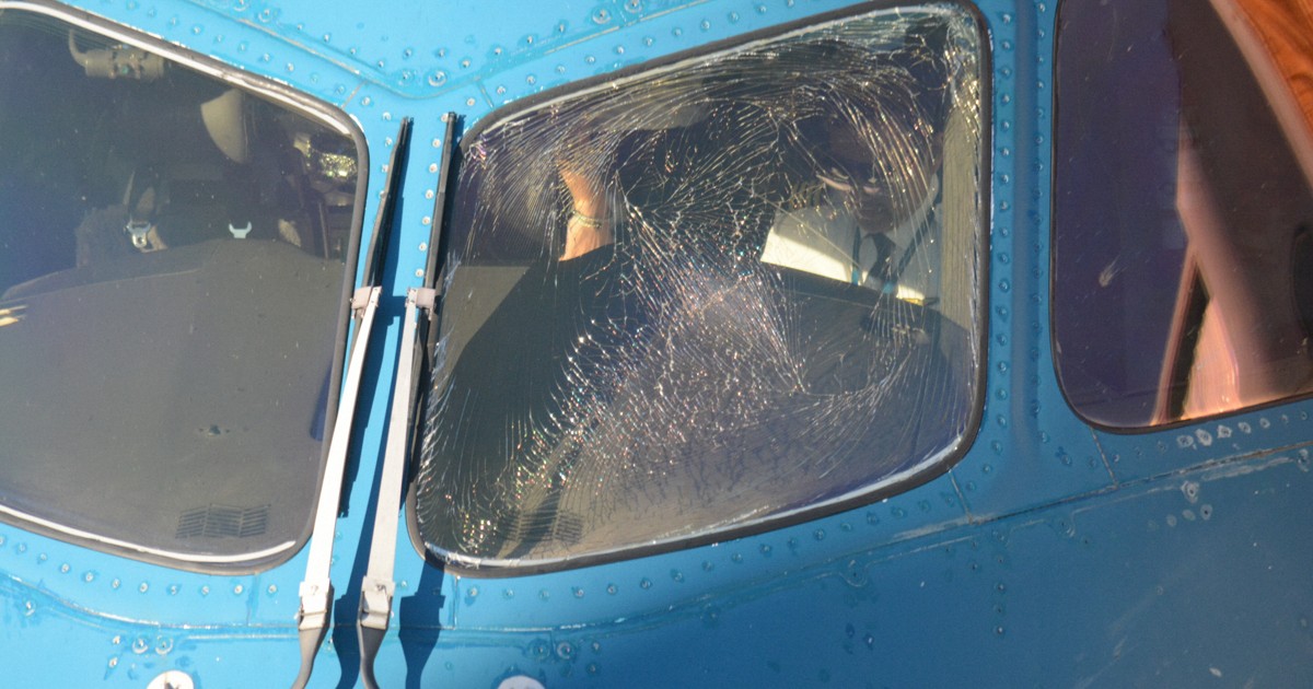 Vietnam Airlines plane with cracked cockpit window lands safely at ...