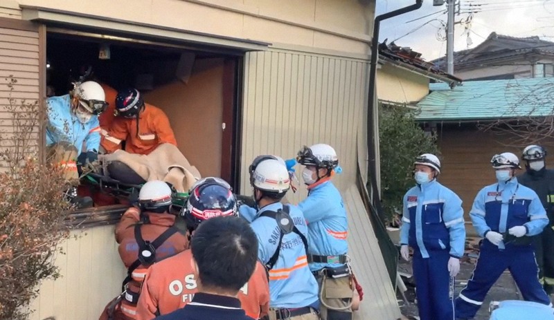 Woman in her 80s rescued from collapsed house 72 hours after Japan ...
