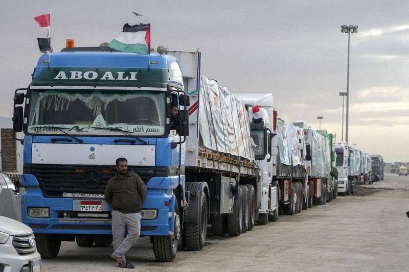 Cumbersome process and 'arbitrary' Israeli inspections slow Gaza aid ...